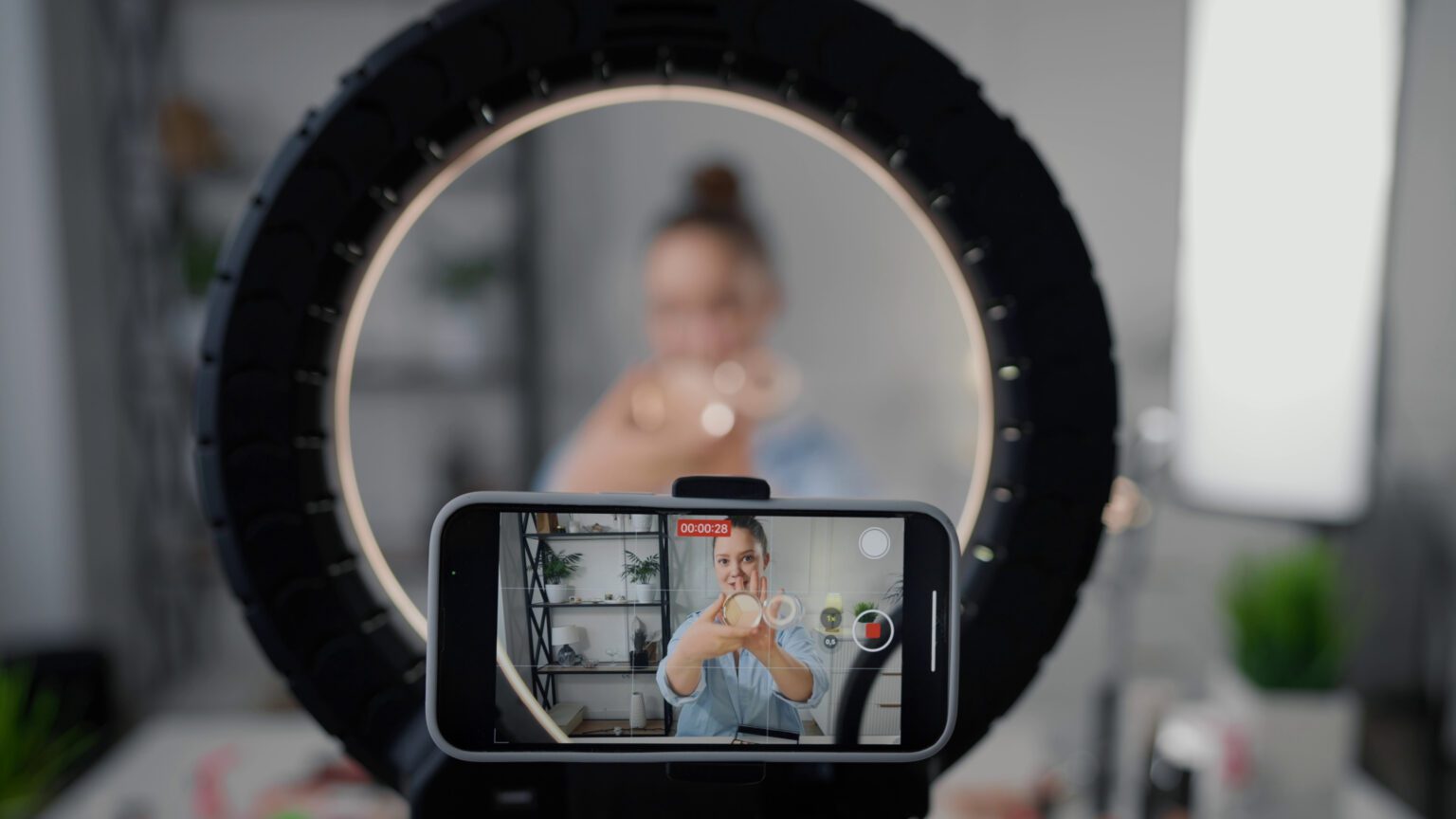 How to make a tutorial video: 4 tips for success - Storyblocks